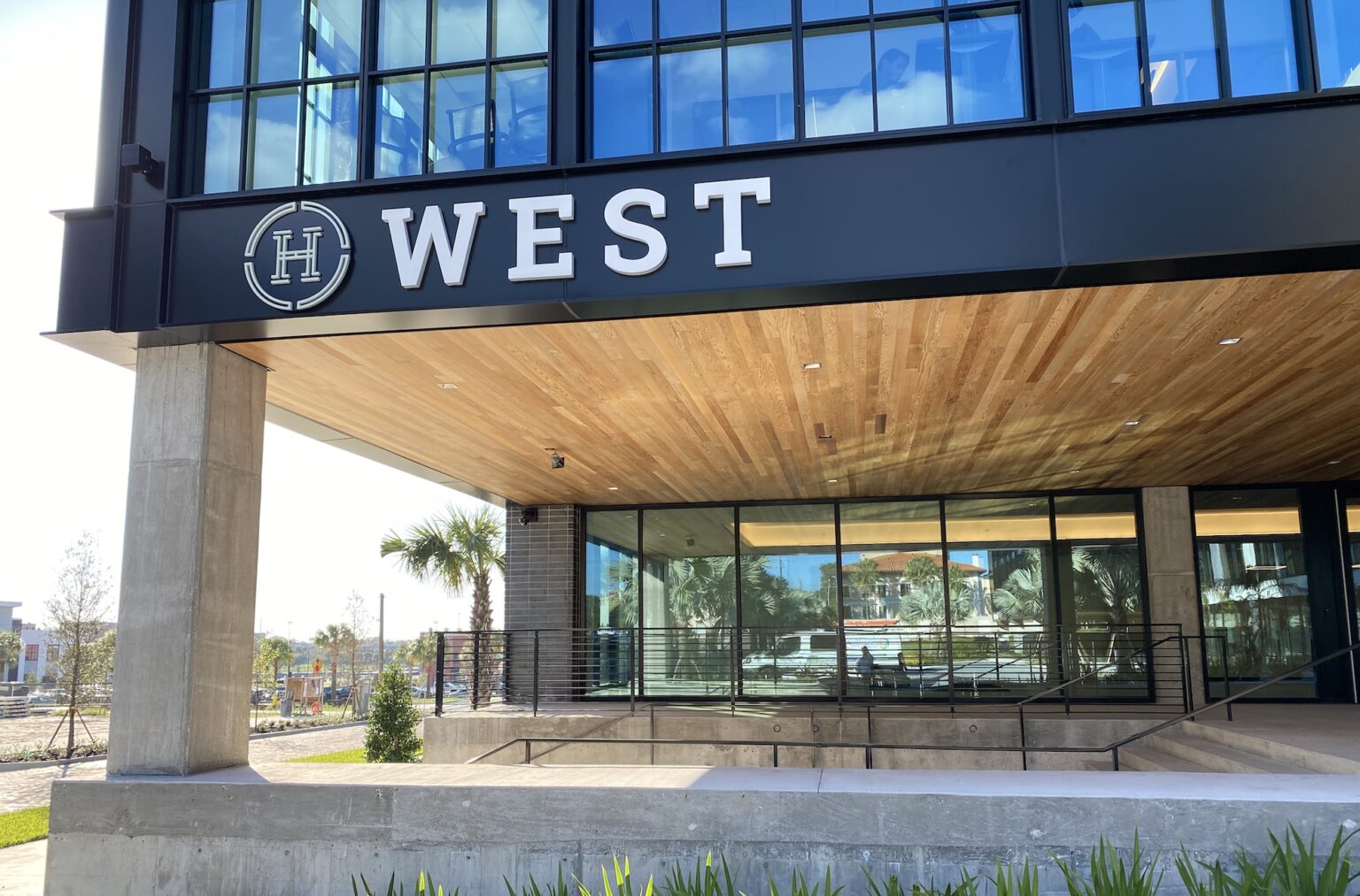 Custom Exterior Signs l Creative Sign Designs